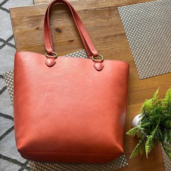 Universal Thread | Bags | Universal Thread Coral Tote Used A Few Times ...